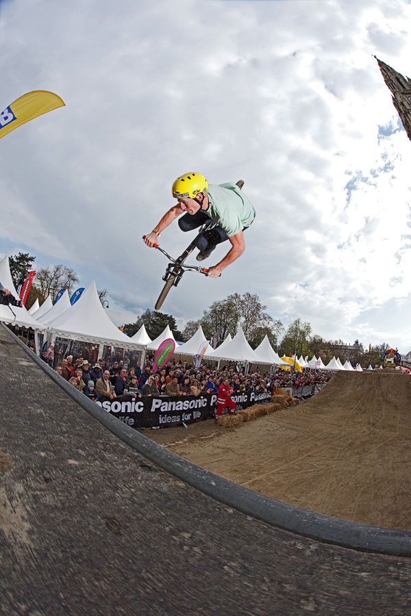 Sam Pilgrim Wins Vienna Air King 2010 - Mountain Bikes News Stories ...