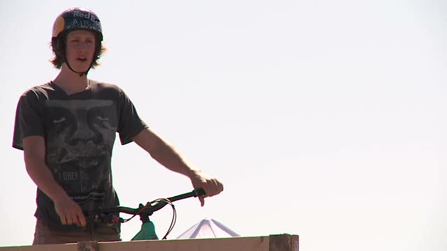 Brandon Semenuk Dual Stunt Evaluation - TSage - Mountain Biking Videos ...